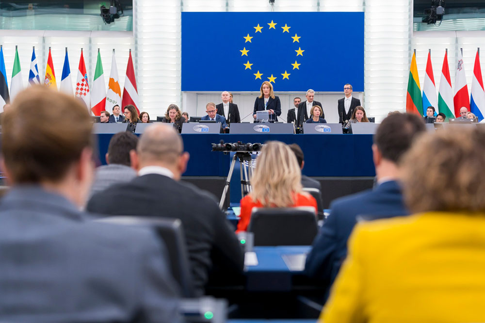 European Parliament takes formal step towards showing solidarity with ...